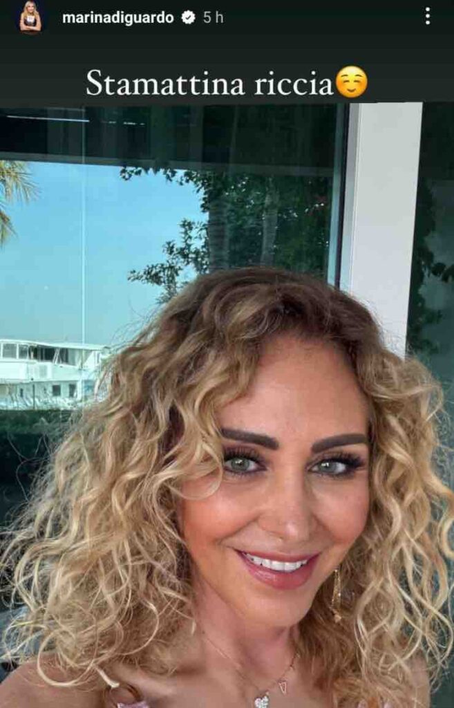 Ferragni a Dubai, la mamma Marina stravolge il look: "Sei identica a Chiara", mai vista così ...