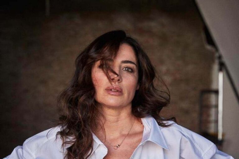 Luisa Ranieri senza trucco e senza filtri: viso al naturale, occhiali ...